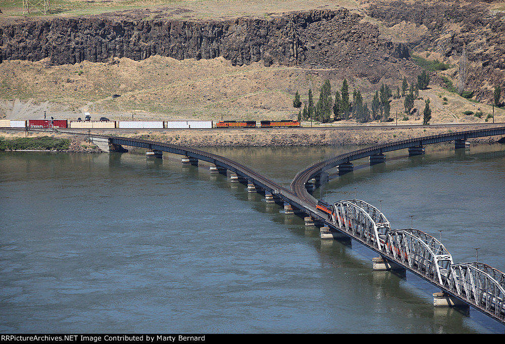 BNSF 5324 and 4924 with SP 4449 on Oregon Trunk Bridge